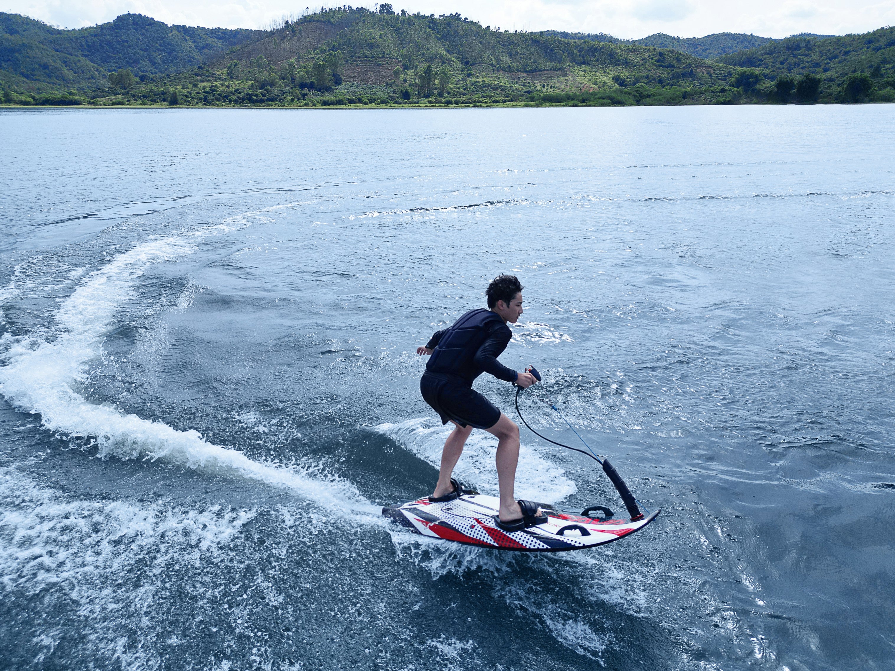 The Best Powered Surfboard for Beginners – SAVA Power